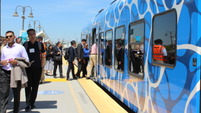 North America’s First Hydrogen-Powered ZEMU Passenger Train to Enter ...